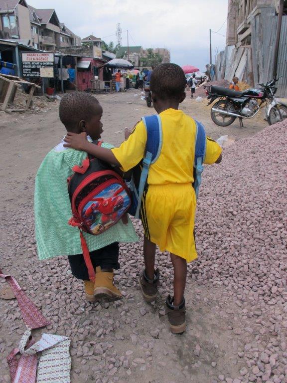 Afrika-Junior Kinshasa, die Hauptstadt im Kongo